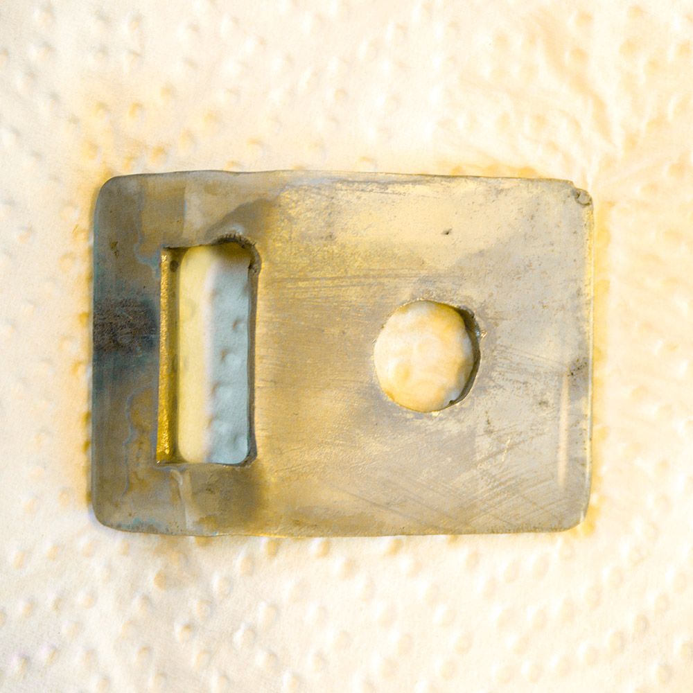 Blue chromate conversion coating